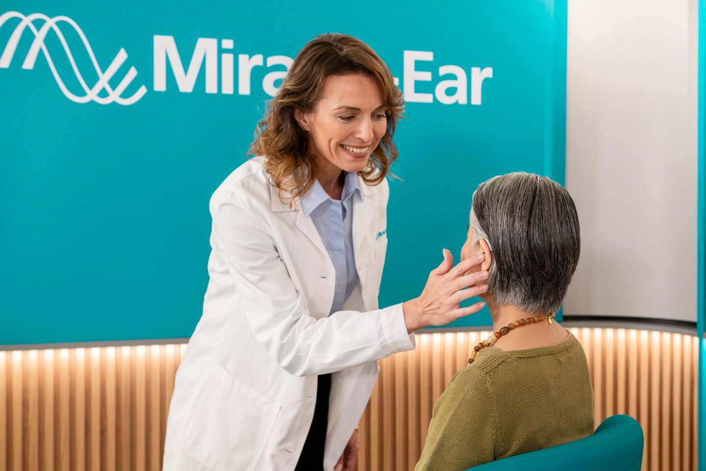 Free listening ears from Miracle-Ear during hearing tests | Miracle-Ear