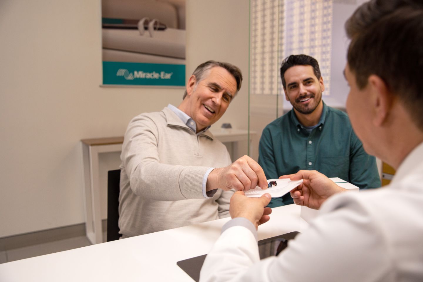 Top-Quality Hearing Aid Centers Across US | Miracle-Ear