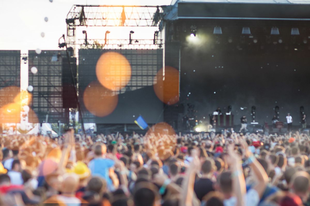 How loud is a concert in decibels? | Miracle-Ear