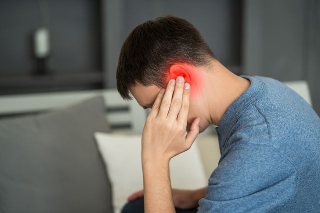 Red and hot (burning) ears: causes and treatment | Miracle-Ear