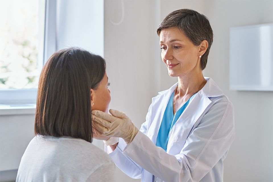 What types of hearing doctors are there? | Miracle-Ear