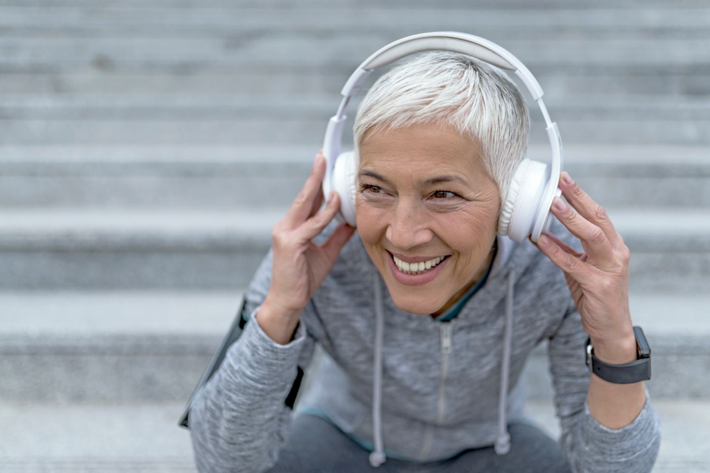 Headphones and hearing loss | Miracle-Ear