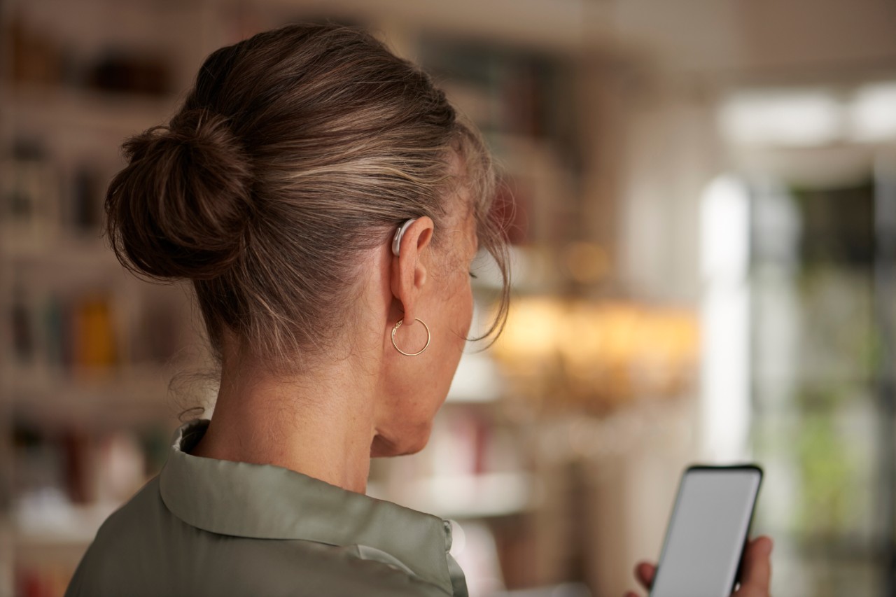 Bluetooth Hearing Aids: Miracle-EarCONNECT™ | Miracle-Ear