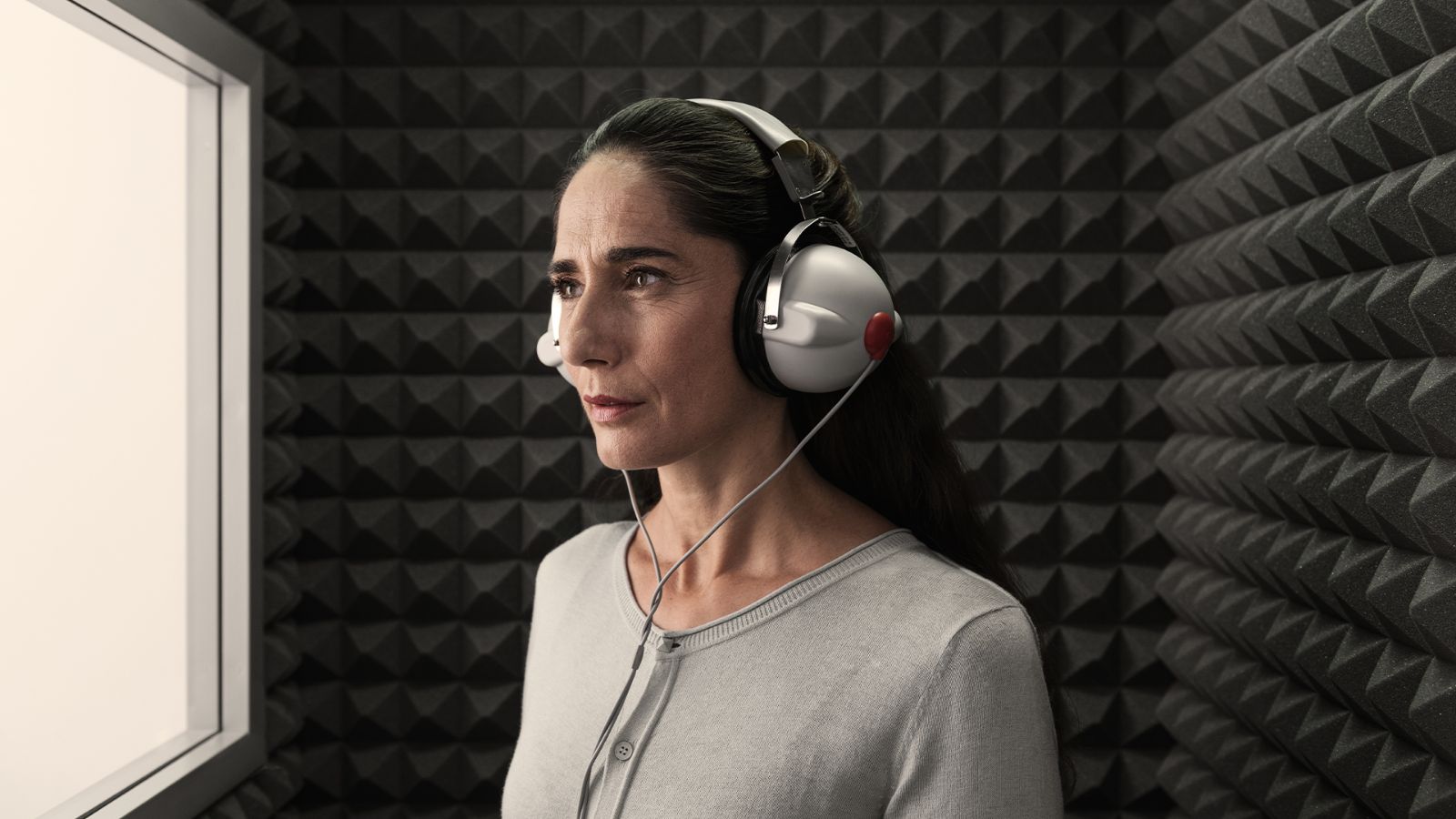 What is the human hearing range in hz and db? | Miracle-Ear