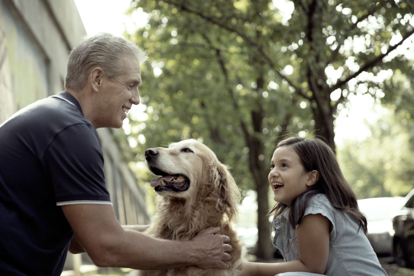 CROS and BiCROS hearing aids | Miracle-Ear